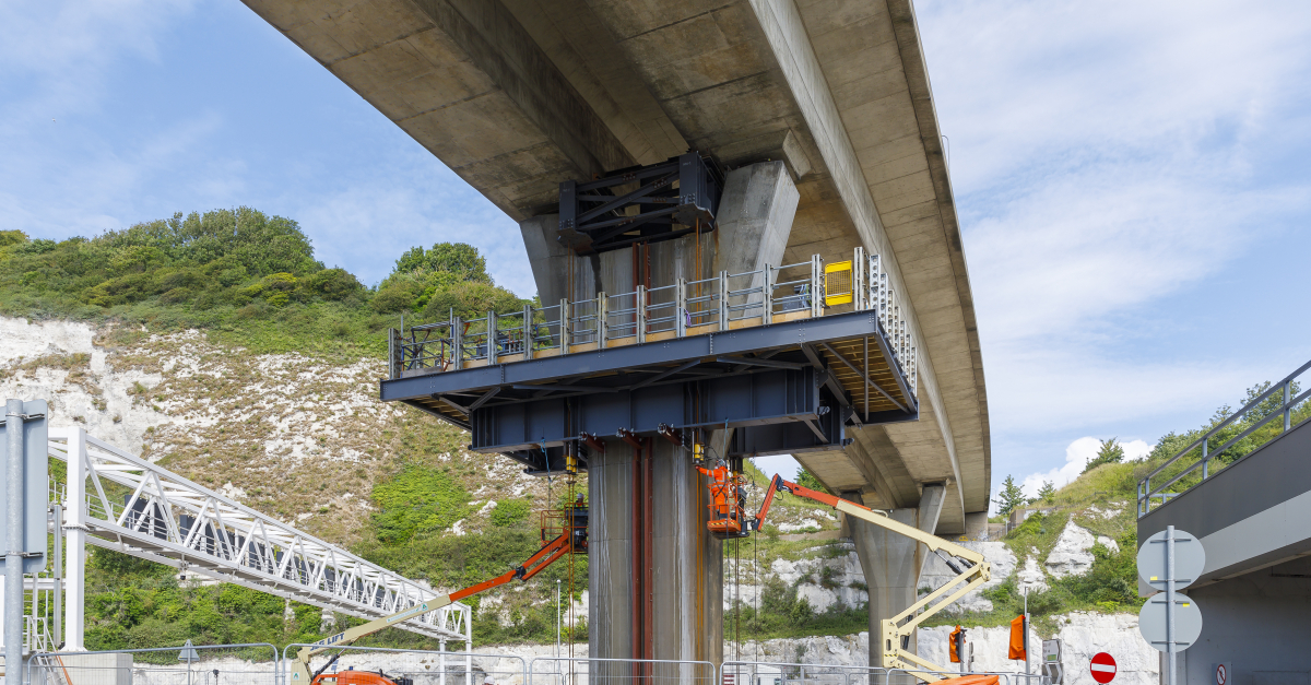 Hanging frame installation at Dover | VolkerLaser